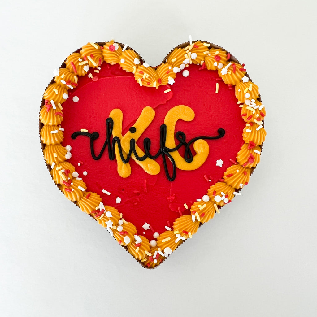 Chiefs Heart Cake – Dolce Bakery