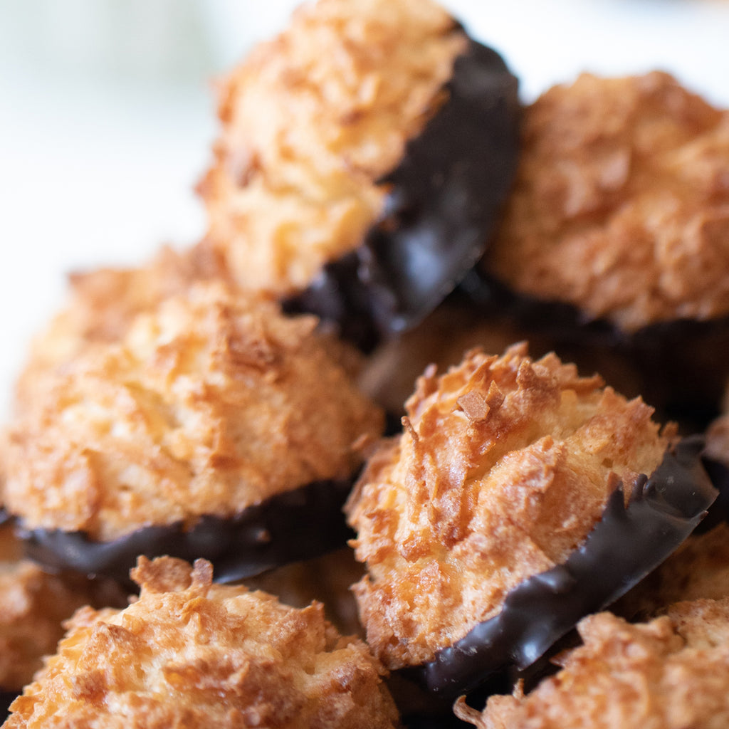 Mini Coconut Macaroons – Dolce Bakery